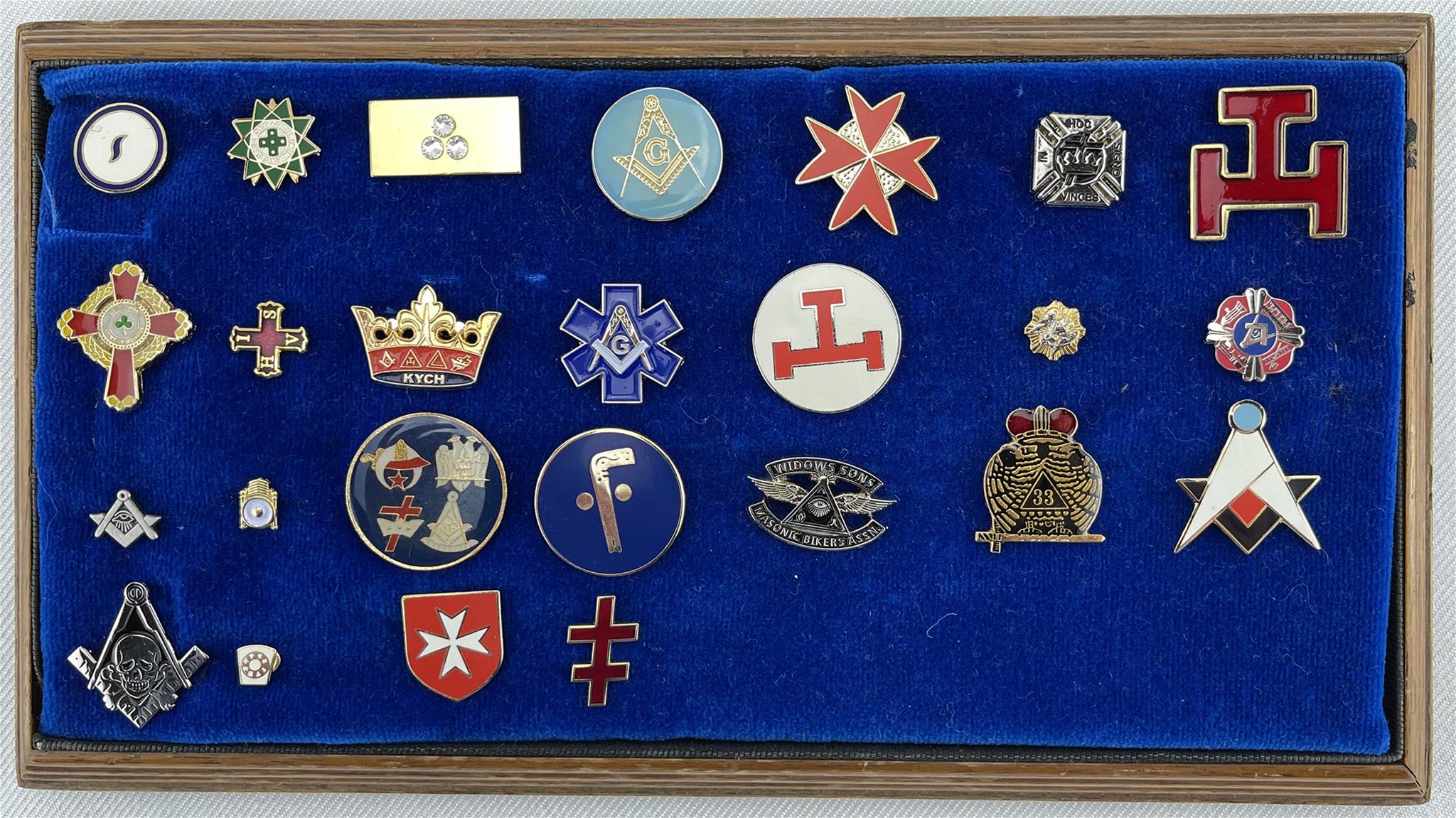 ROYAL ORDER OF SCOTLAND LAPEL PIN